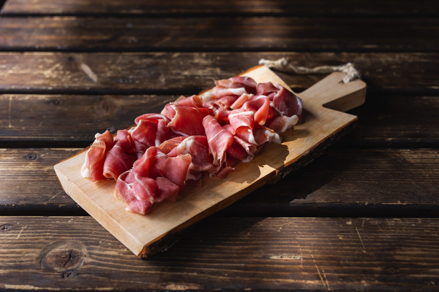 Prosciutto di Sauris: un capolavoro del gusto in Friuli-Venezia Giulia