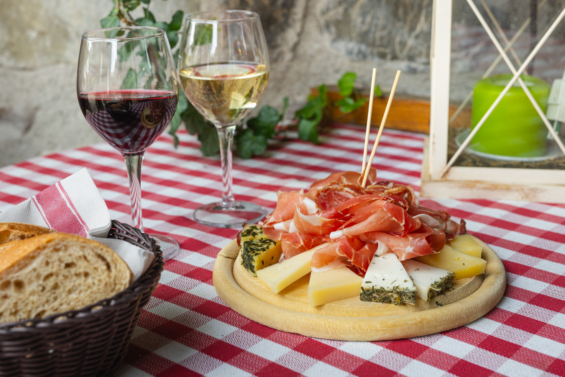 Prosciutto di Sauris: un capolavoro del gusto in Friuli-Venezia Giulia